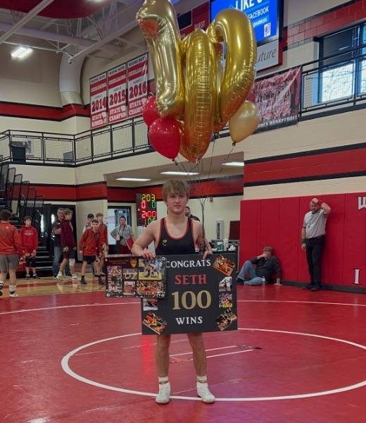 Sidney Community School District - Seth Ettleman gets 100th Career Win!